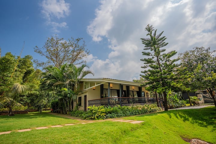 Pet-friendly Villa W/jacuzzi & Spiritual Sanctuary - Trimbak