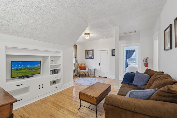 Quiet Como Lake 1 Bedroom W/ Office - Saint Paul