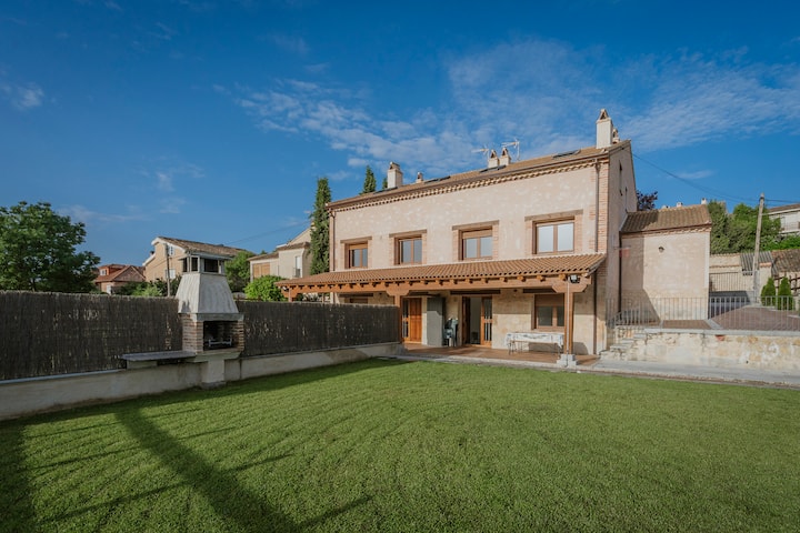 Casas Rurales Velasco I - Torrecaballeros