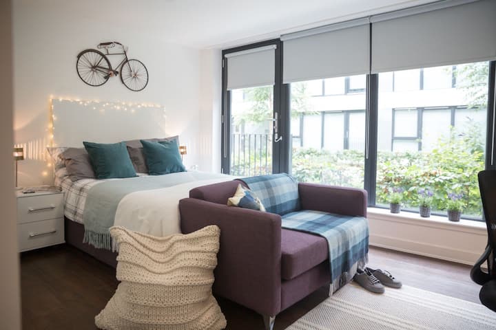 Student Only Chic Studio At The Ballet School - Glasgow