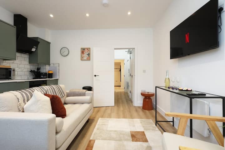Bright & Spacious 2-bed Apartment In Cardiff - Cardiff