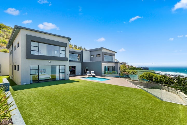 31 Flamink Crescent Ave - South Africa