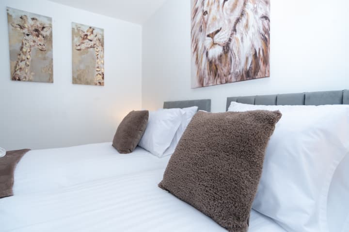 Maison-salle De Bain Privée-pas De Vue - Telford