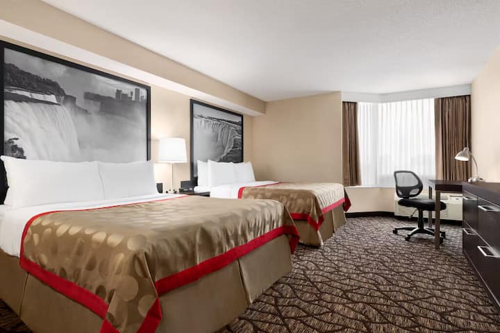 Ramada Niagara Falls Near The Falls | 2q Beds - Niagara Falls