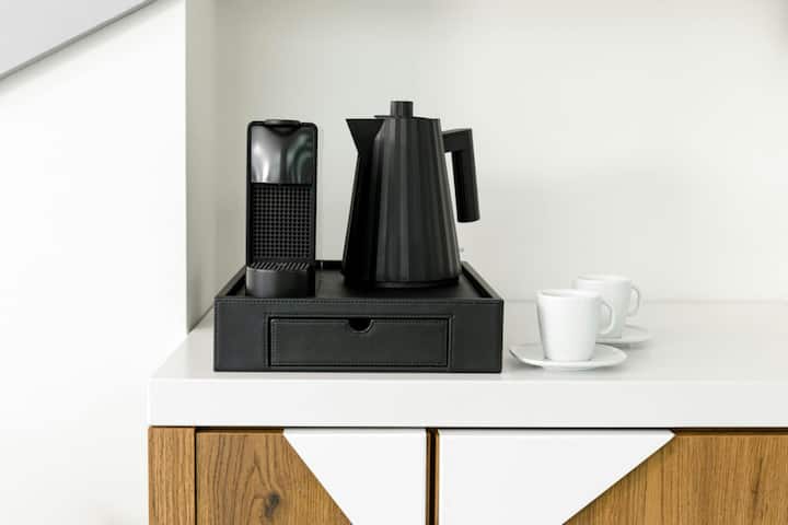 Twin Room At Room Mate Aitana Hotel With Bathtub - Amsterdam