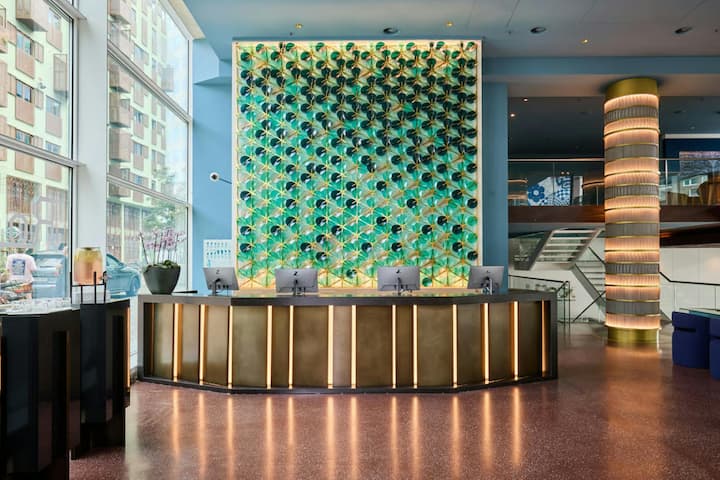 Family Room At Room Mate Aitana Hotel - Ámsterdam