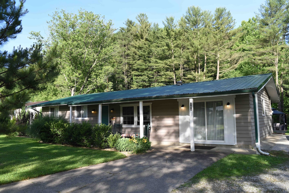 Blackswan Cottage, Hocking Hills | Ohio University - Houses for Rent in ...