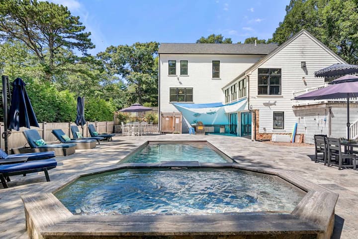 Luxurious Escape, Pool, Hot Tub, Game Room! - Dennis, MA