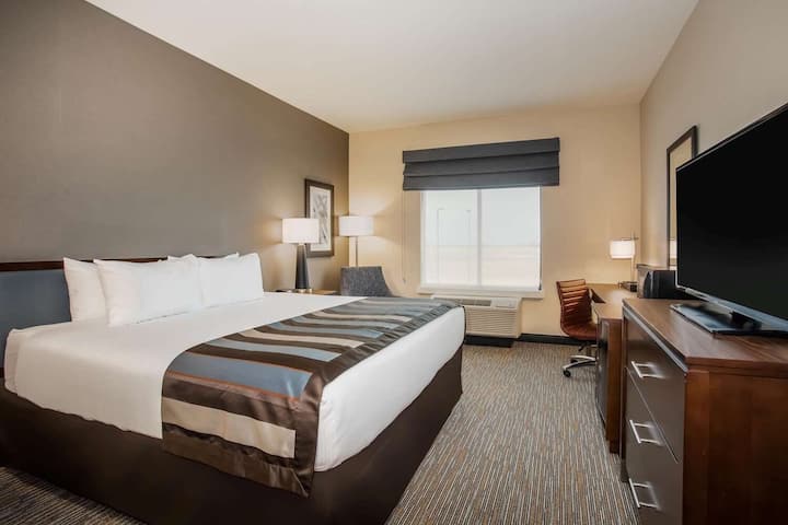 Deluxe King | Wingate Chantilly | Free Breakfast - Reston, VA