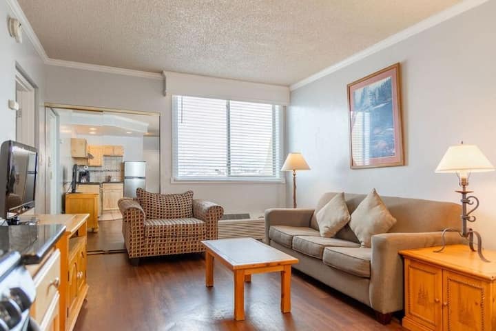 Family Getaway! 2 Relaxing Units, Indoor Pool! - Steamboat Springs