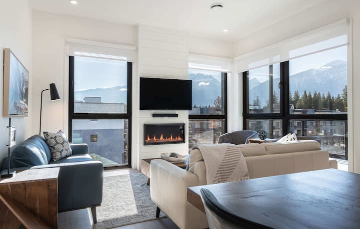 The Summit - 3 Bedroom Penthouse|roof Top Hot Tub - Revelstoke Mountain Resort