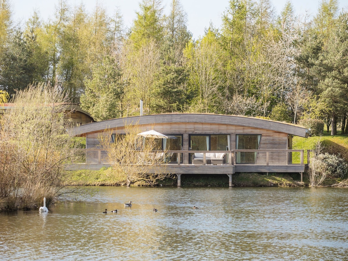 Florence | Brompton Lakes - Cabins for Rent in North Yorkshire, England ...