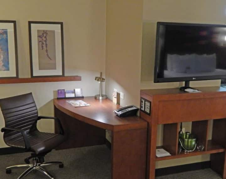 2 Family-friendly Comfort Near Aquarium & Mall - Corpus Christi, TX