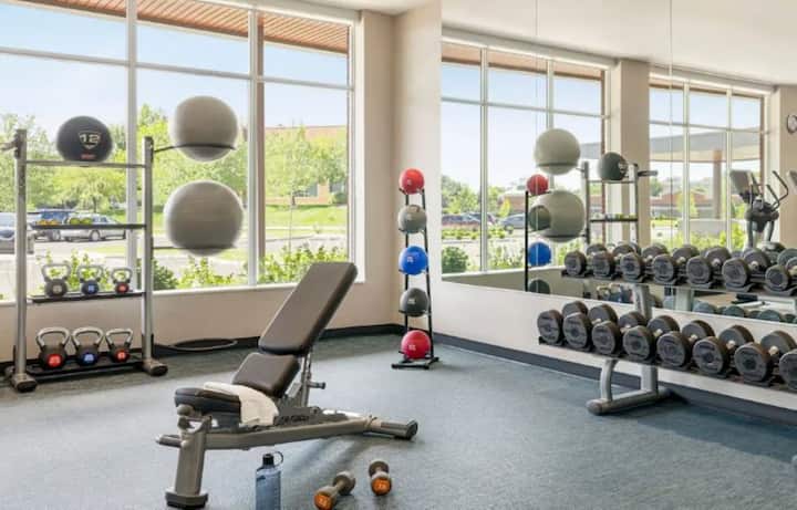 4 Comfortable Suites W/ Gym Near North Beach - Corpus Christi, TX