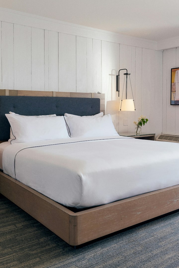 Exceptional Dining, Wellness & Marina Access - Montauk, NY