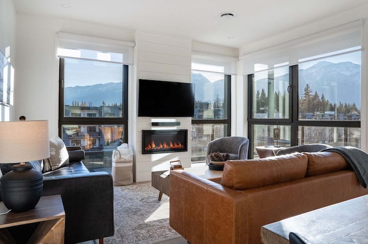 The Ridge - 3 Bedroom Condo|roof Top Hot Tub - Revelstoke