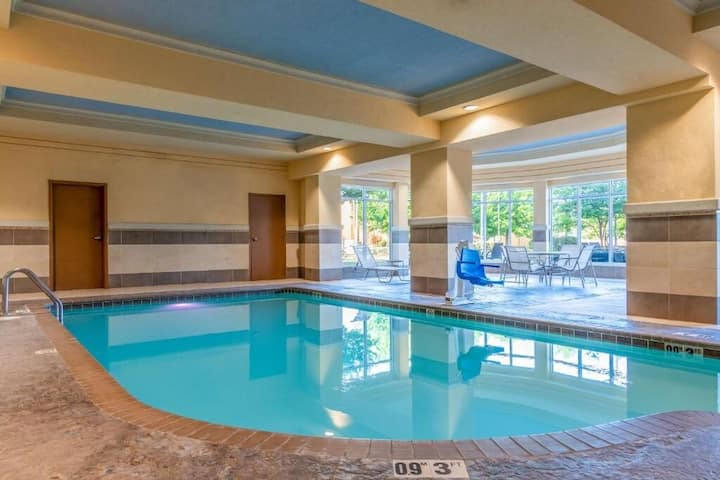 Quick I-40 Access: Indoor Pool, Pet-friendly! - Little Rock, AR
