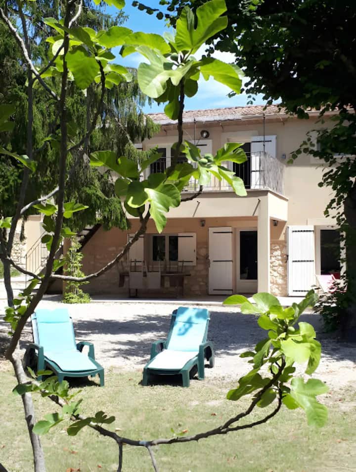 Gites Mas La Mounine, Gîte Du Bas - Orgon