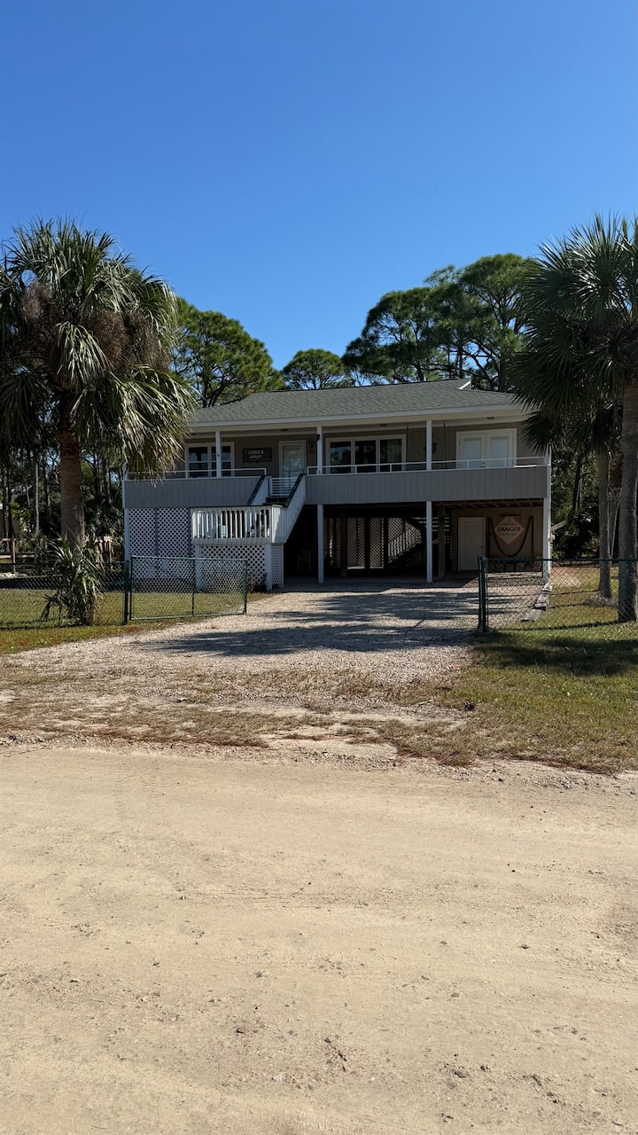 Lured Away On The Bay – 3br / 2ba • Water-view Ret - St. George Island, FL