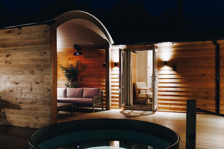 Nestledstays - The Hide - Arundel