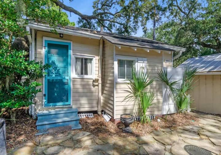 Couple Coastal Cabin In Tybee - Backyard & Pets Ok - Tybee Island, GA