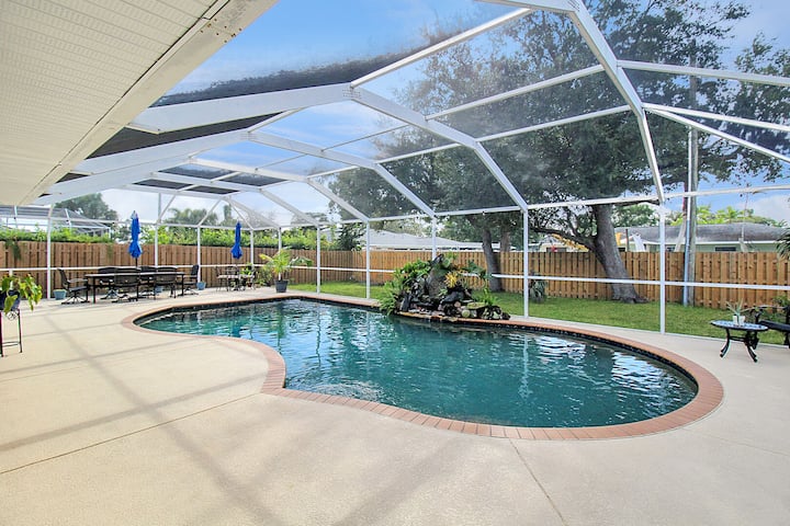 Beautiful 3br Pool Home Be Still Beach Retreat - Bradenton, FL