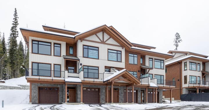 Switchback Creek Townhouse 11 - Sun Peaks