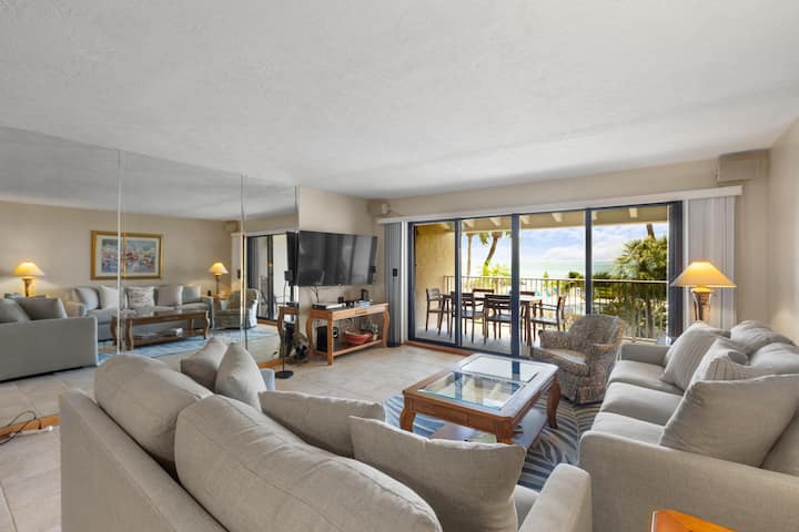 Relaxed And Easy Oceanfront Townhouse - Key Colony Beach, FL