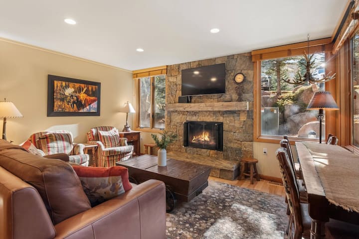 New Listing! Stylish Snowmass Alpine Townhome. - Snowmass Village, CO