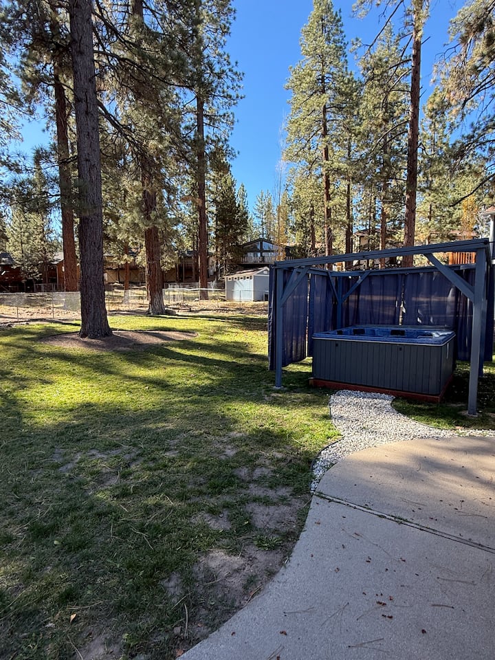 Private Hot Tub, Modern Cute Cozy Escape - Big Bear Lake, CA