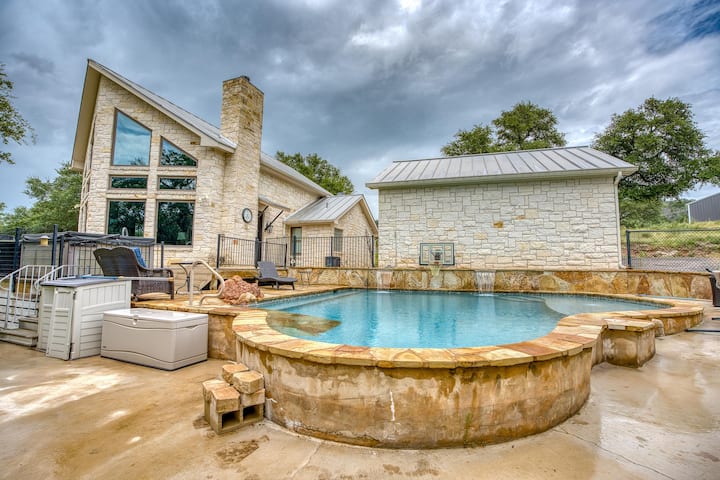 Family-friendly 4br On 5 Acres • Pool, Big Porch - Kingsland, TX