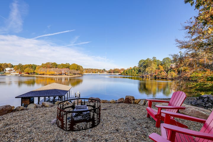 Families Welcome! 4,600-sq-ft Lake Hickory Retreat - Hickory