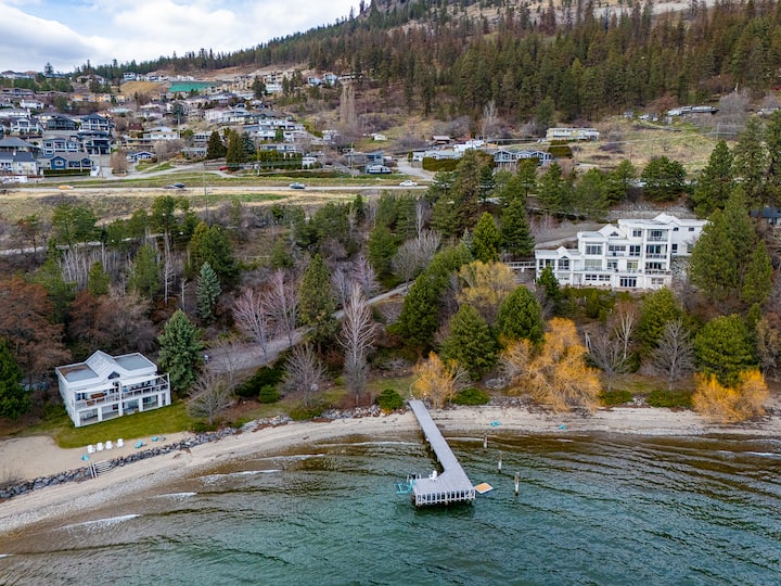 Aqua Villa | Private Beach | Hot Tub | Dock - Peachland