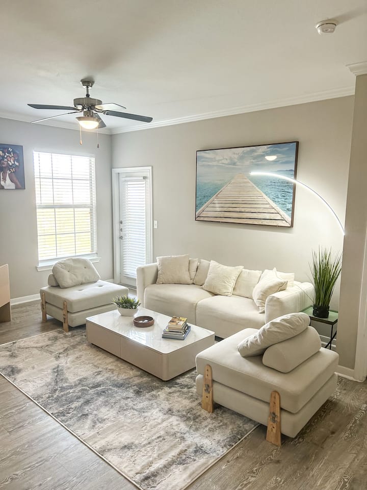 Charming 2br/2ba Oasis In Magnolia - The Woodlands, TX