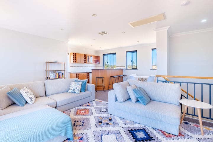 7 Steps To Beach_seaside Serenity_4br + 2 Car Bays - Mandurah