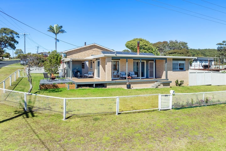 Kianga Lodge, 1 Sunset Blvd - Narooma