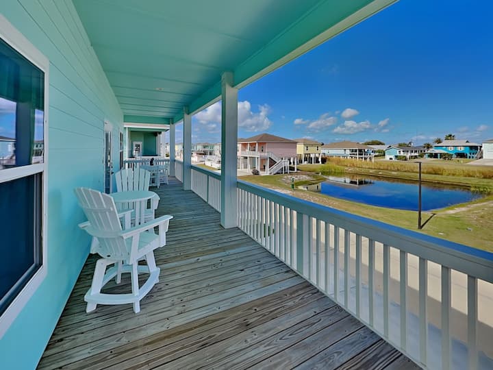 Breezy Bay Cottage | Coastal Retreat, Pool Access - Rockport, TX
