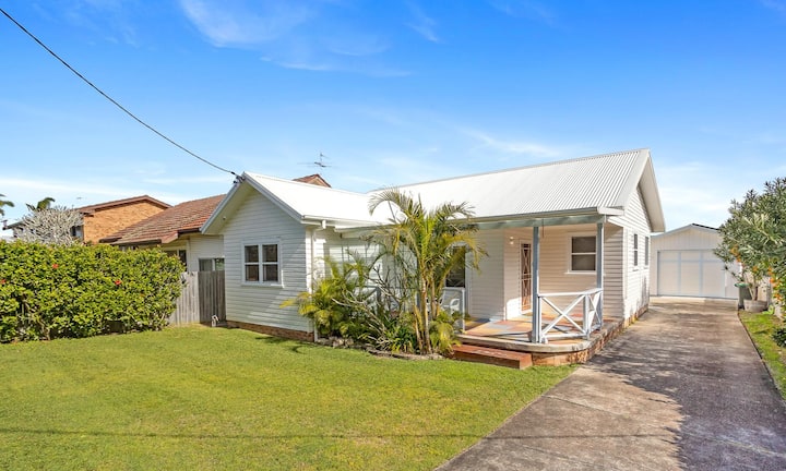 Shoal Bay Beach House & Garden Suite - - Nelson Bay