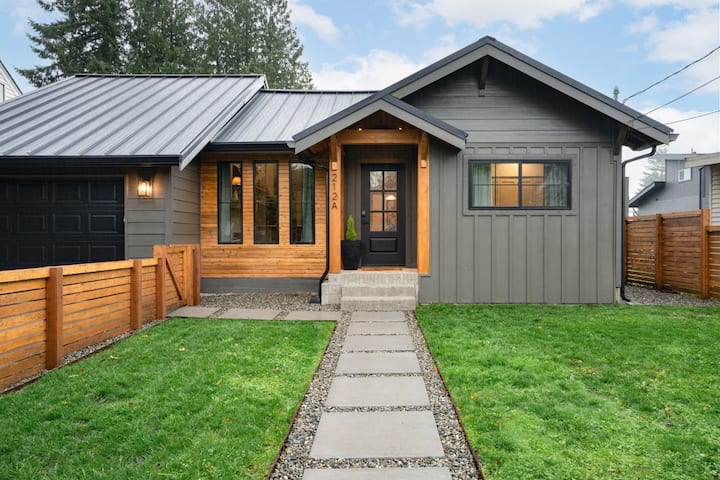 The Sydney House ⁓ Sauna ⁓ Downtown ⁓ Walkable - RattleSnake Lake, North Bend
