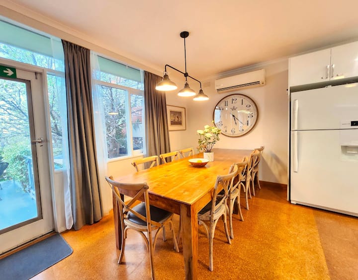 Large King Guest Room W/bir & Free Parking - シティ・オブ・ベイサイド