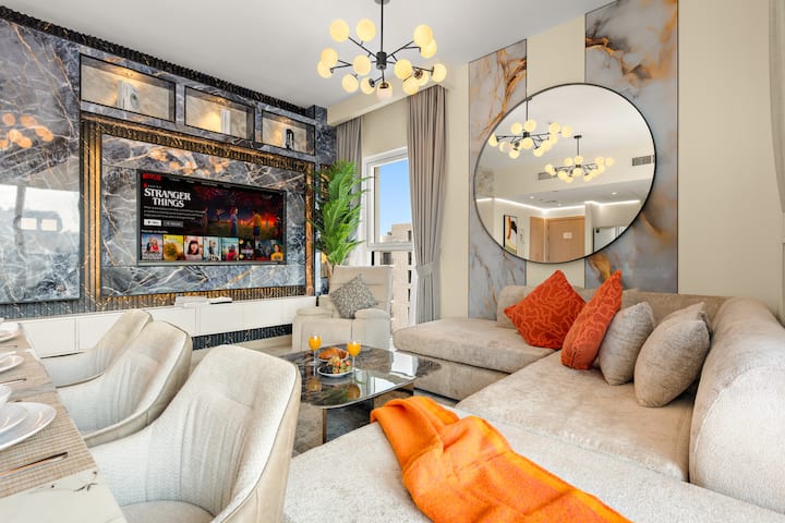 Desert Key Calm Oasis: Yas Mall & Ferrari World - Abu Dhabi