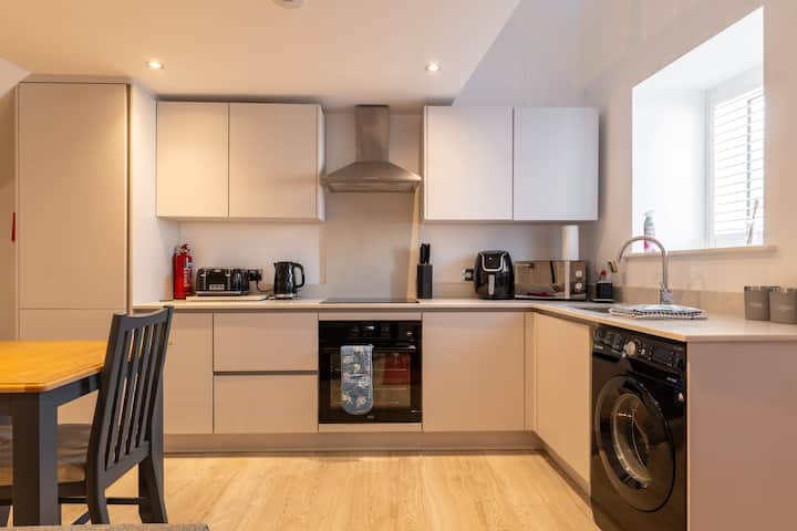 Cosy 1 Bed Close To Chester, Parking! - Chester, UK