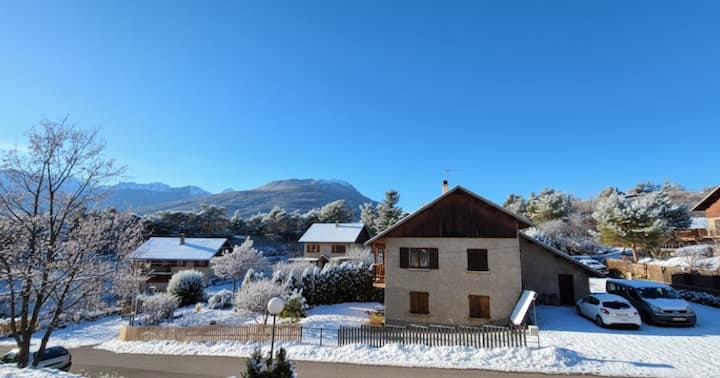 Charmant Appartement Avec Vue Sur La Vallée - Briançon