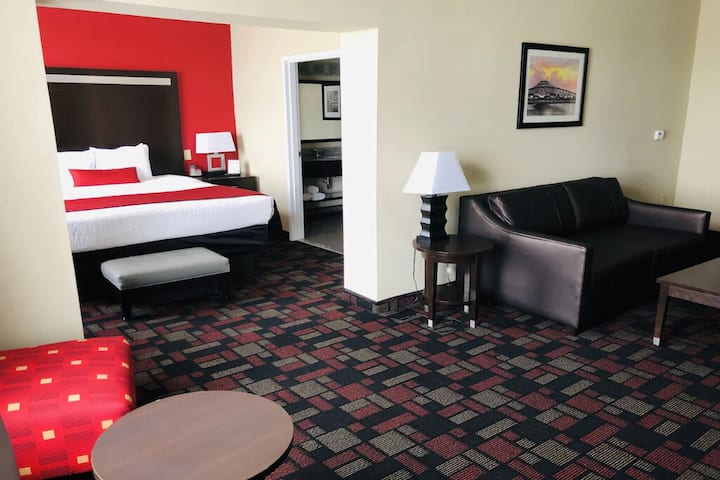 Presidential King Suite | Wingate Lake Charles - Lake Charles, LA