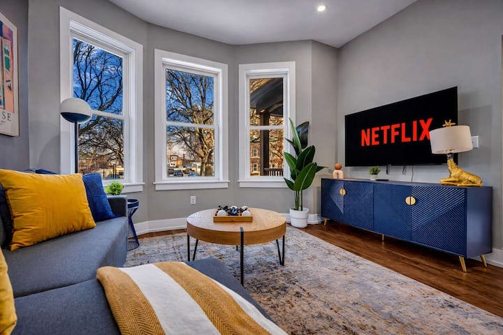 4 Bedroom Home Near Fisher Theater And Park - Detroit, MI