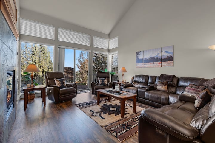 Eagle Crest Village Loop 10840 | Tranquil Retreat - Eagle Crest, OR