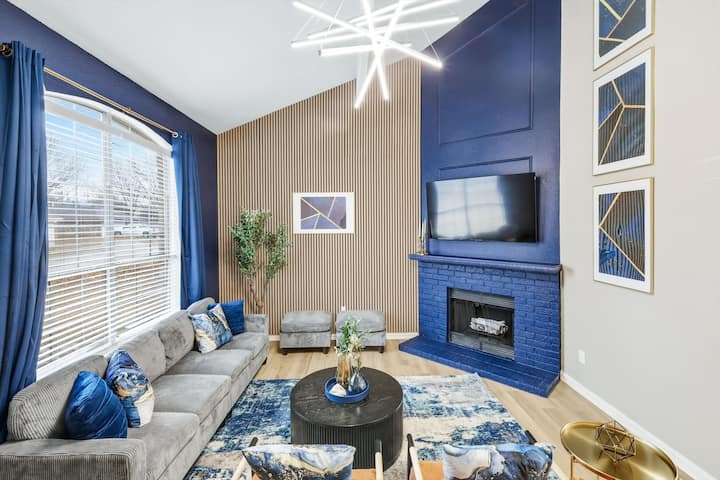 Luxury Living W/ Backyard Pool Oasis (5-bd/3-ba) - Midlothian, TX