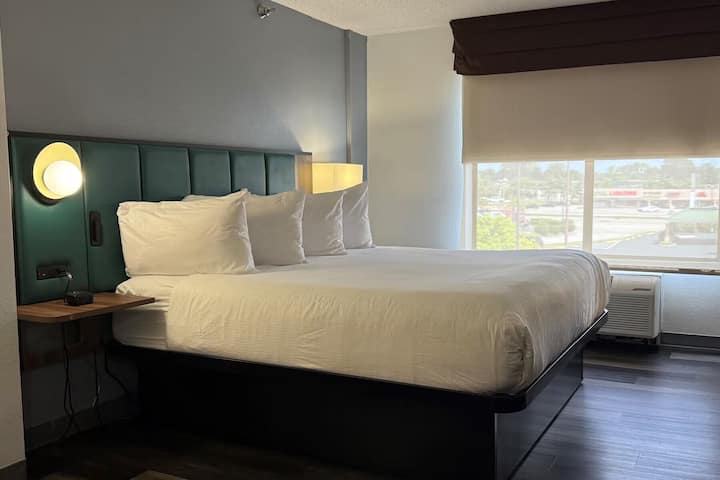 Deluxe King| Wingate Indianapolis| Free Breakfast - Indianápolis, IN