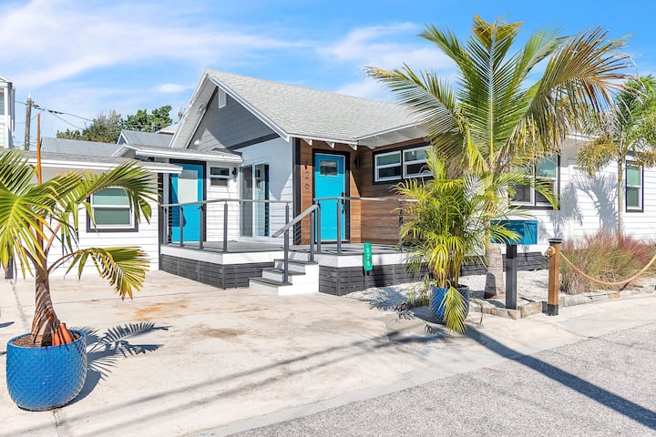 Easy Walk To Beach - Curvy Coco/single Family Home - Treasure Island, FL