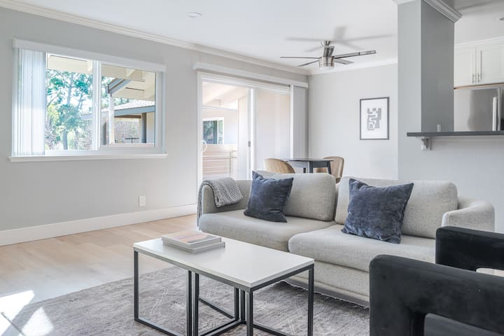 Blueground | North Los Altos, Pool, Nr Park - Mountain View, CA